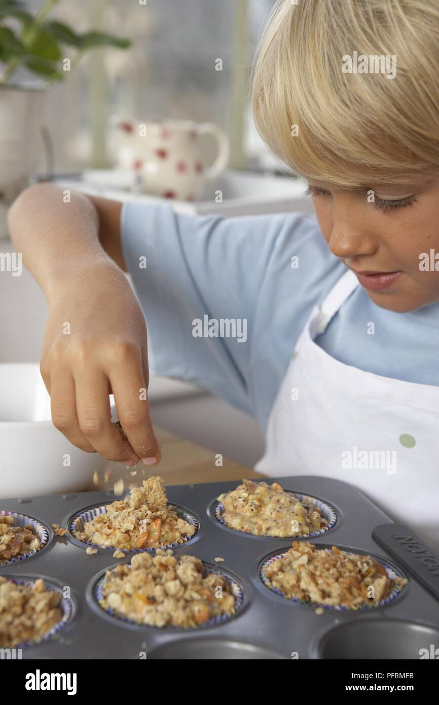 Crumbly topping hi-res stock photography and images - Alamy