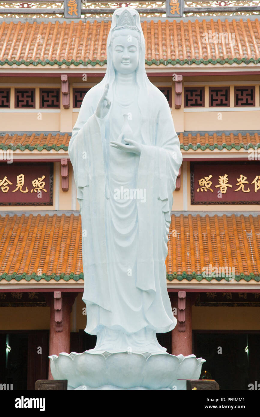 Statue of quan am hi-res stock photography and images - Alamy