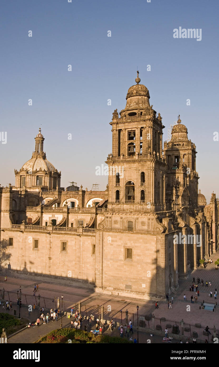 Mexico, Mexico City, Zocalo square (Plaza de la Constitucion), Catedral ...