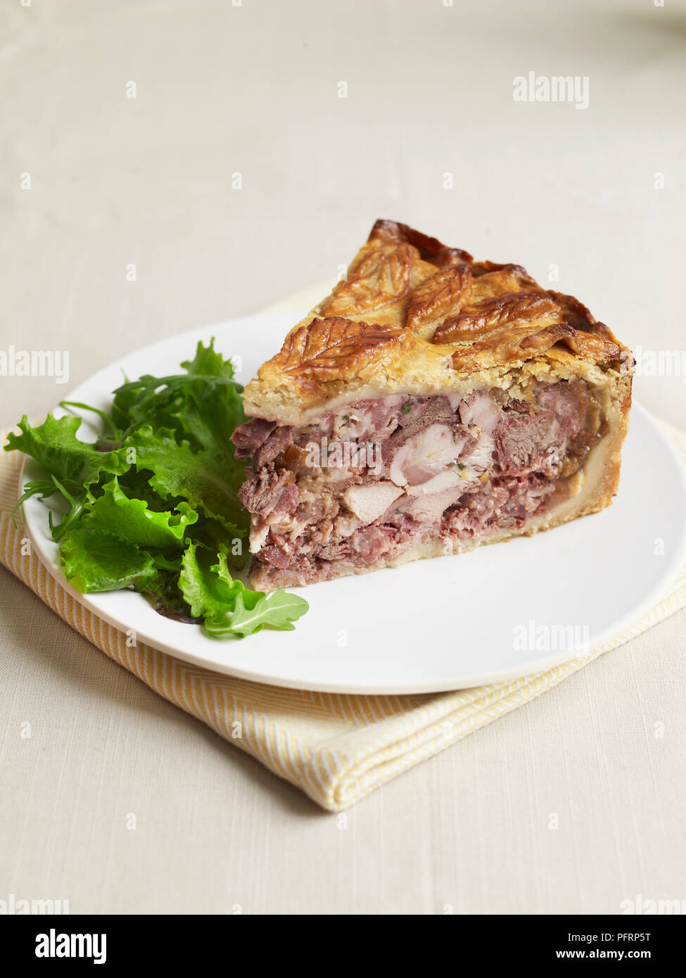 British game pie hi-res stock photography and images - Alamy