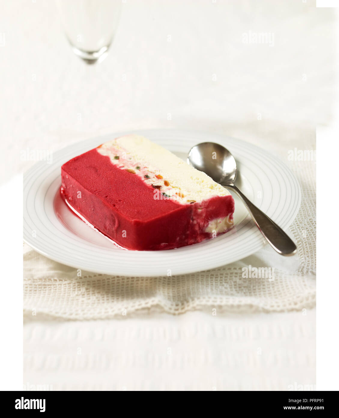 Silver spoon cutout hi-res stock photography and images - Alamy