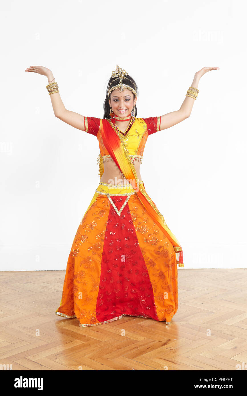 Indian girl 14 years hi-res stock photography and images - Alamy