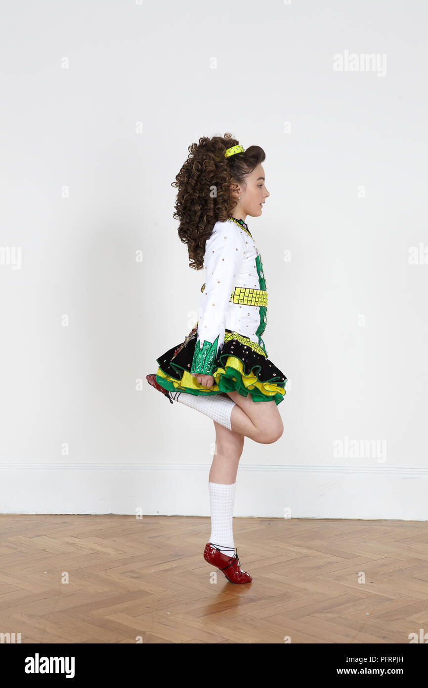 Traditional irish dance dress hi-res stock photography and images - Alamy