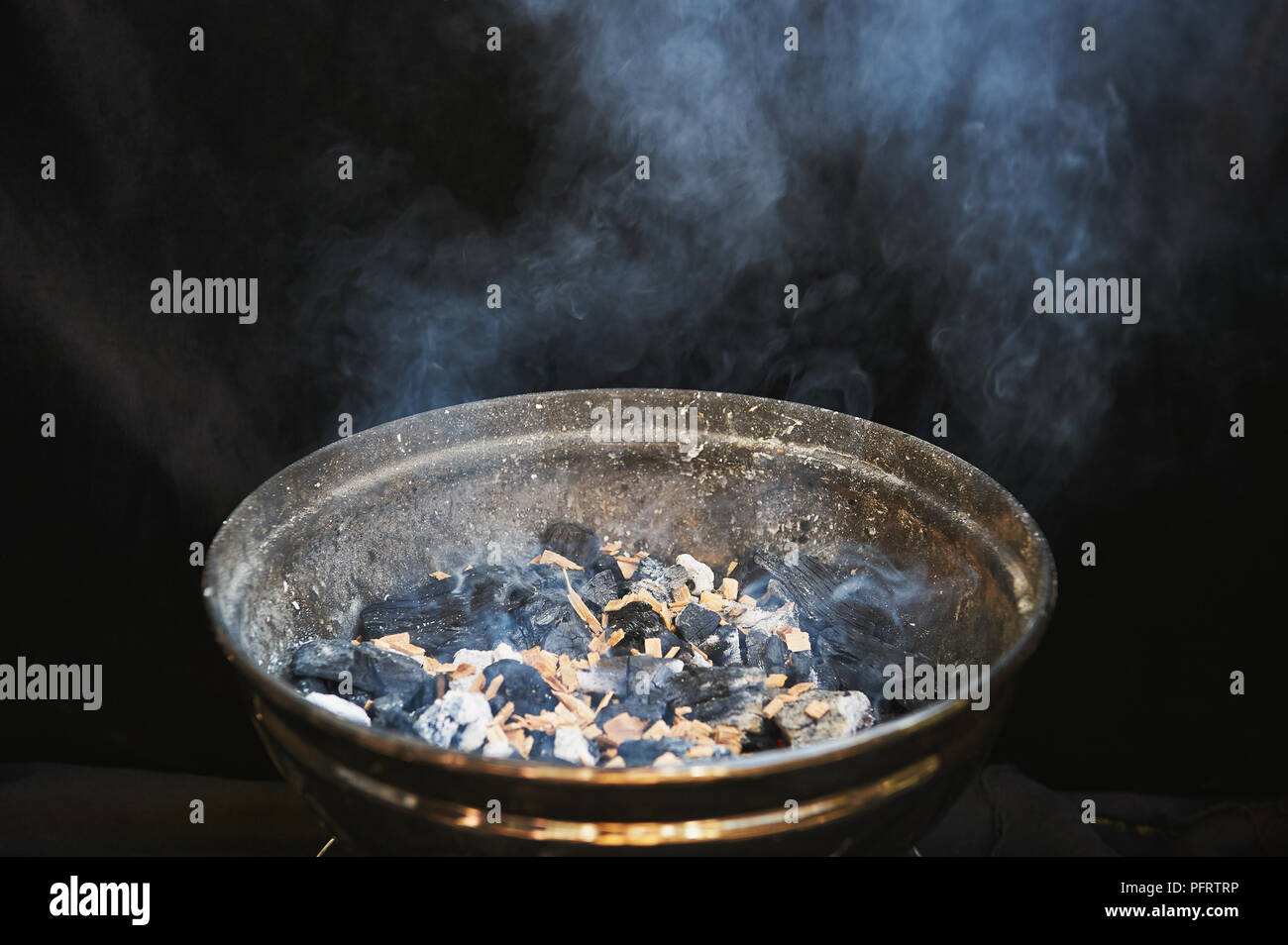 Black smoke fire background hi-res stock photography and images - Alamy