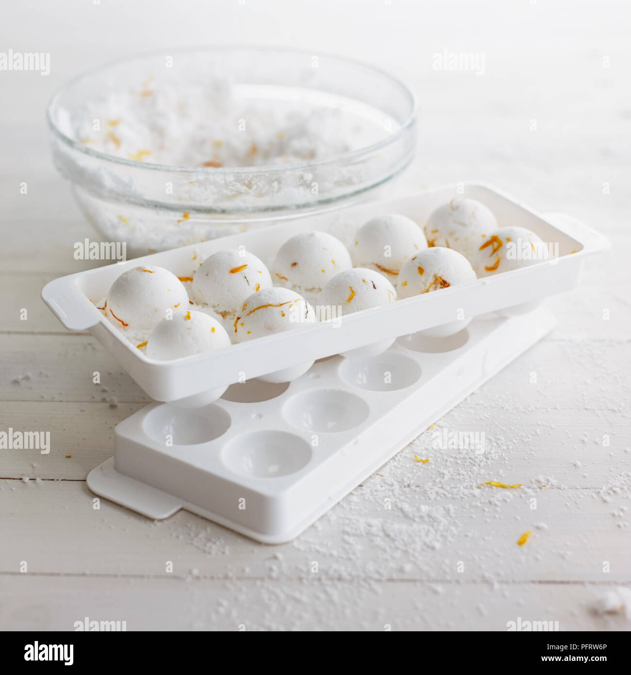 Bath bombs hi-res stock photography and images - Alamy