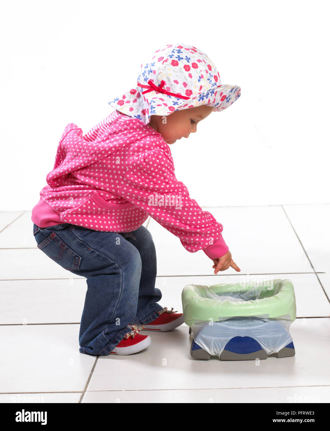 Potty training girls hi-res stock photography and images - Alamy