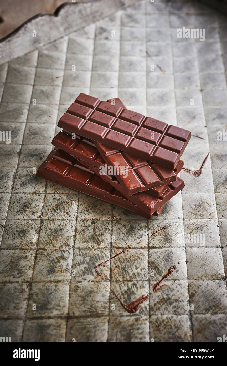 Hand chocolate bar hi-res stock photography and images - Alamy