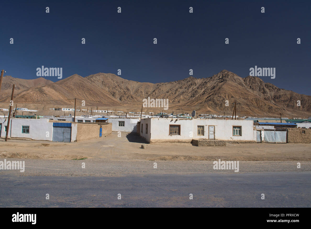 The town of Murghab on the Pamir Highway, Tajikistan Stock Photo - Alamy
