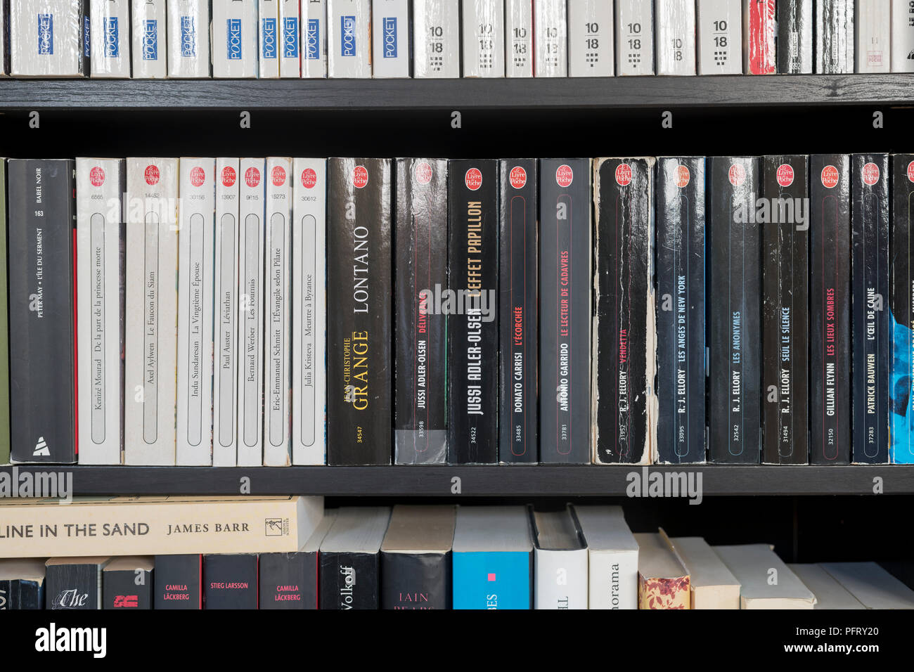 Shelf shelves bookshelves bookcases hi-res stock photography and images ...