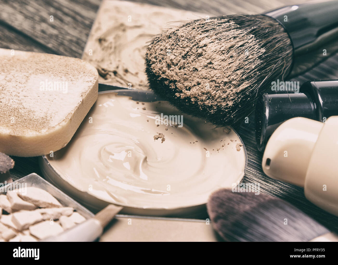 Corrective makeup hi-res stock photography and images - Alamy