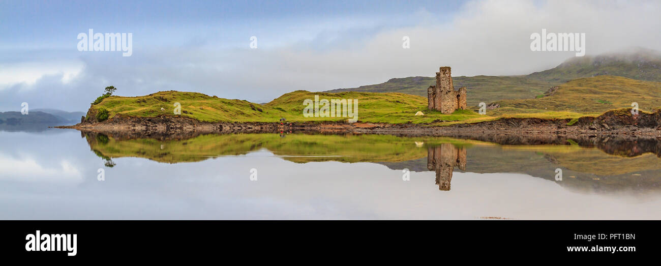 Ardvreck Castle and Loch Assynt, Lairg, Scotland Stock Photo - Alamy
