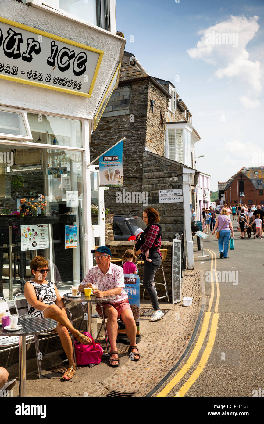 Padstow ice cream shop hi-res stock photography and images - Alamy