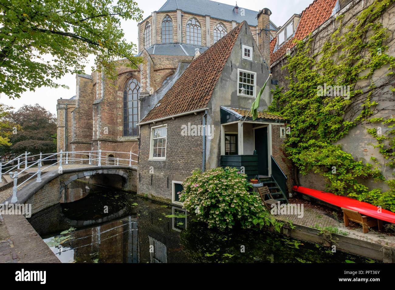 View of houses in delft hi-res stock photography and images - Alamy