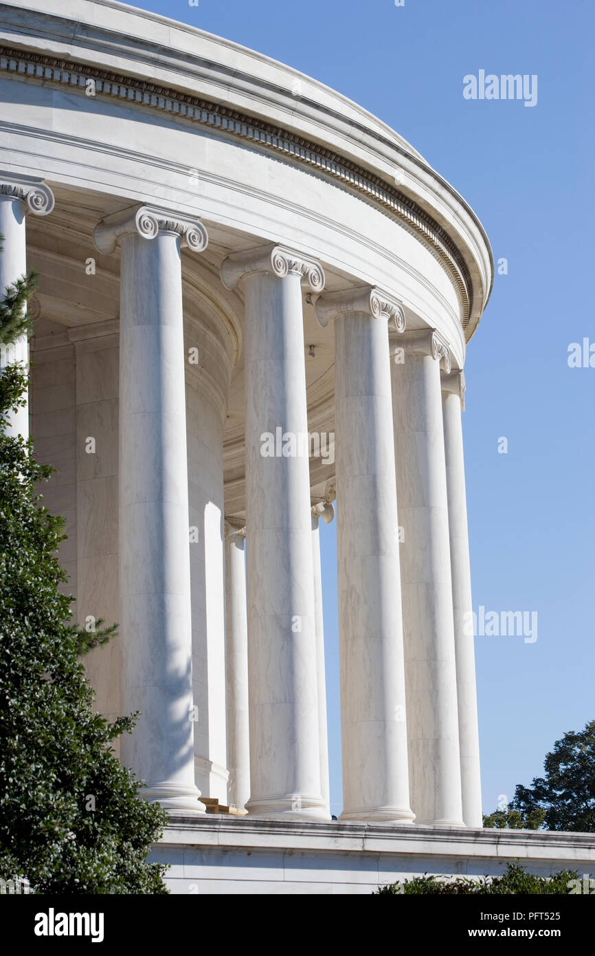 Neoclassical building exterior hi-res stock photography and images - Alamy