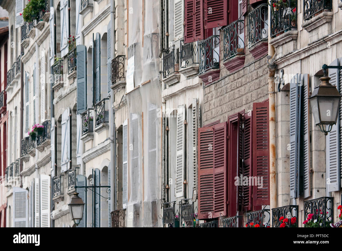 France, Aquitaine, Pyrenees-Atlantiques, Bayonne, windows and shutters ...