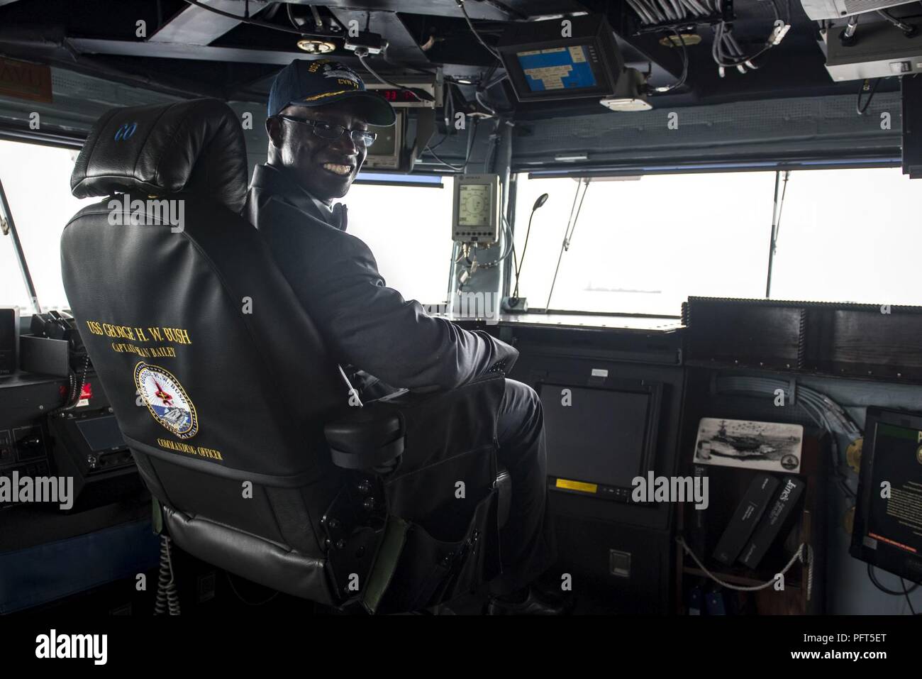 Uss hopkins hi-res stock photography and images - Alamy