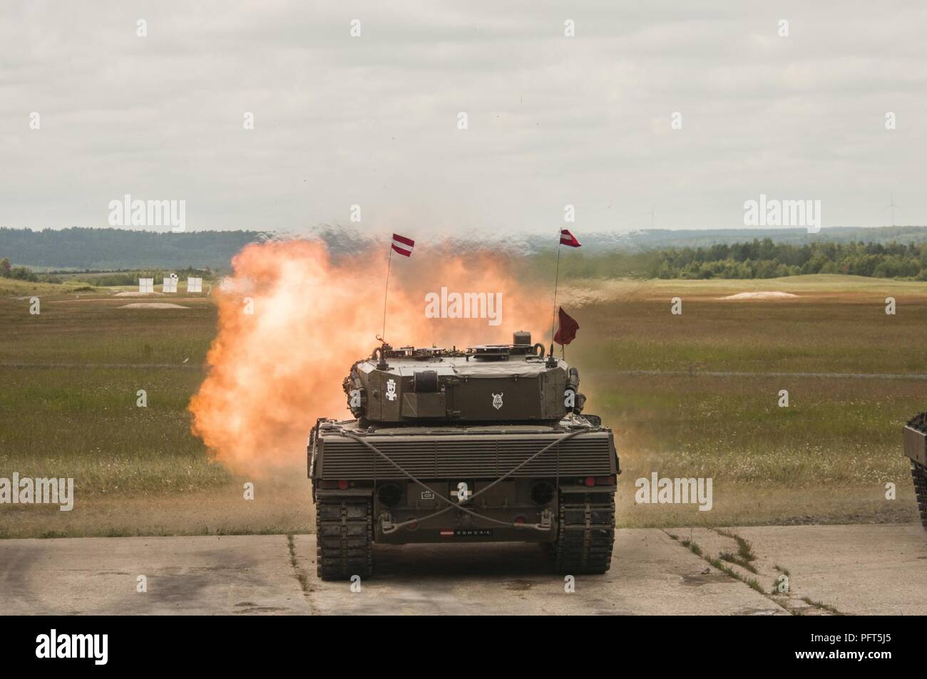 Austrian army tanks hi-res stock photography and images - Alamy