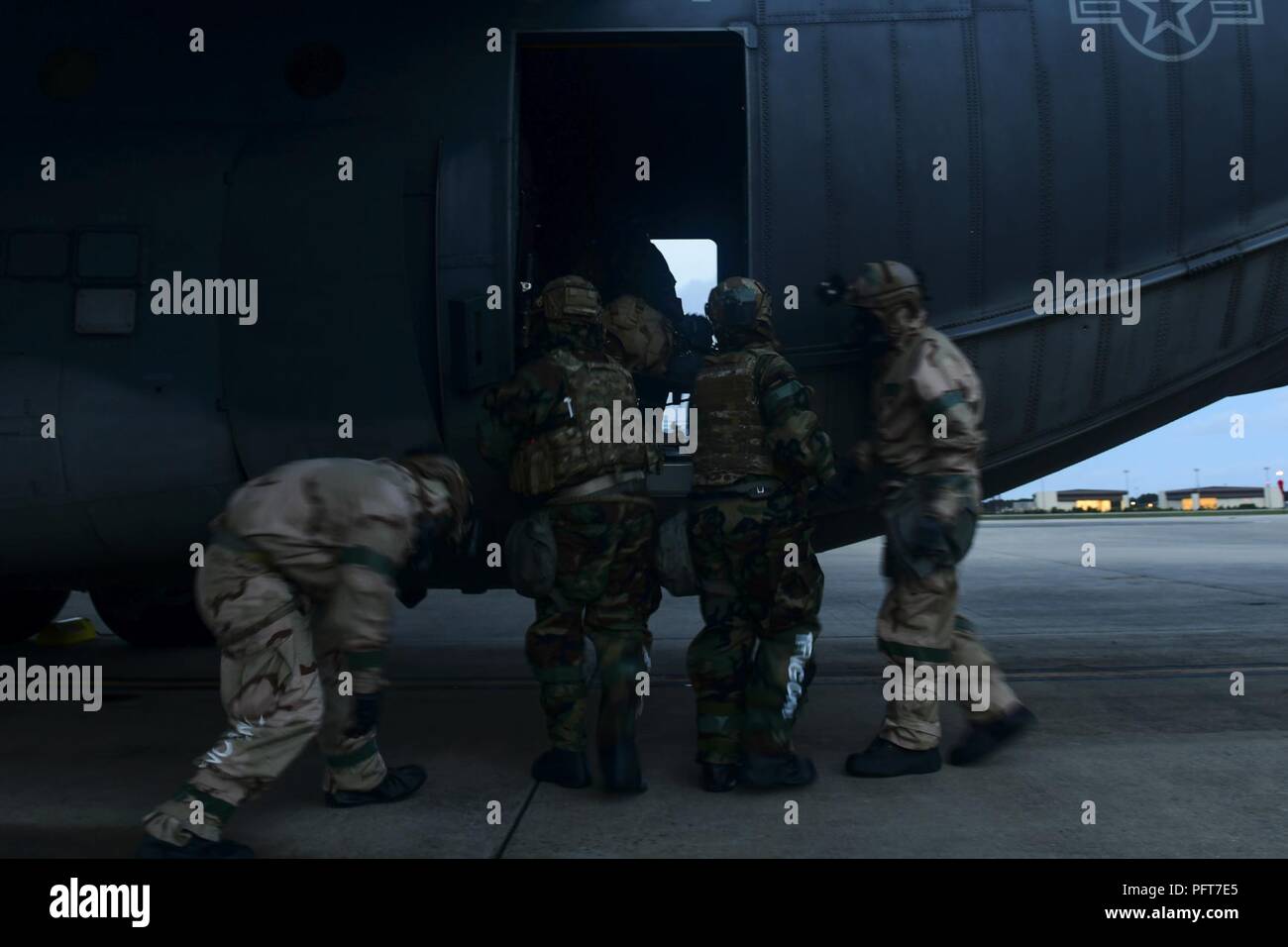 Air Commandos with the 1st Special Operations Wing participate in the ...