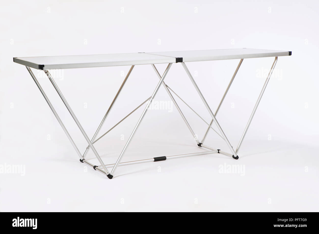 Collapsible table hi-res stock photography and images - Alamy