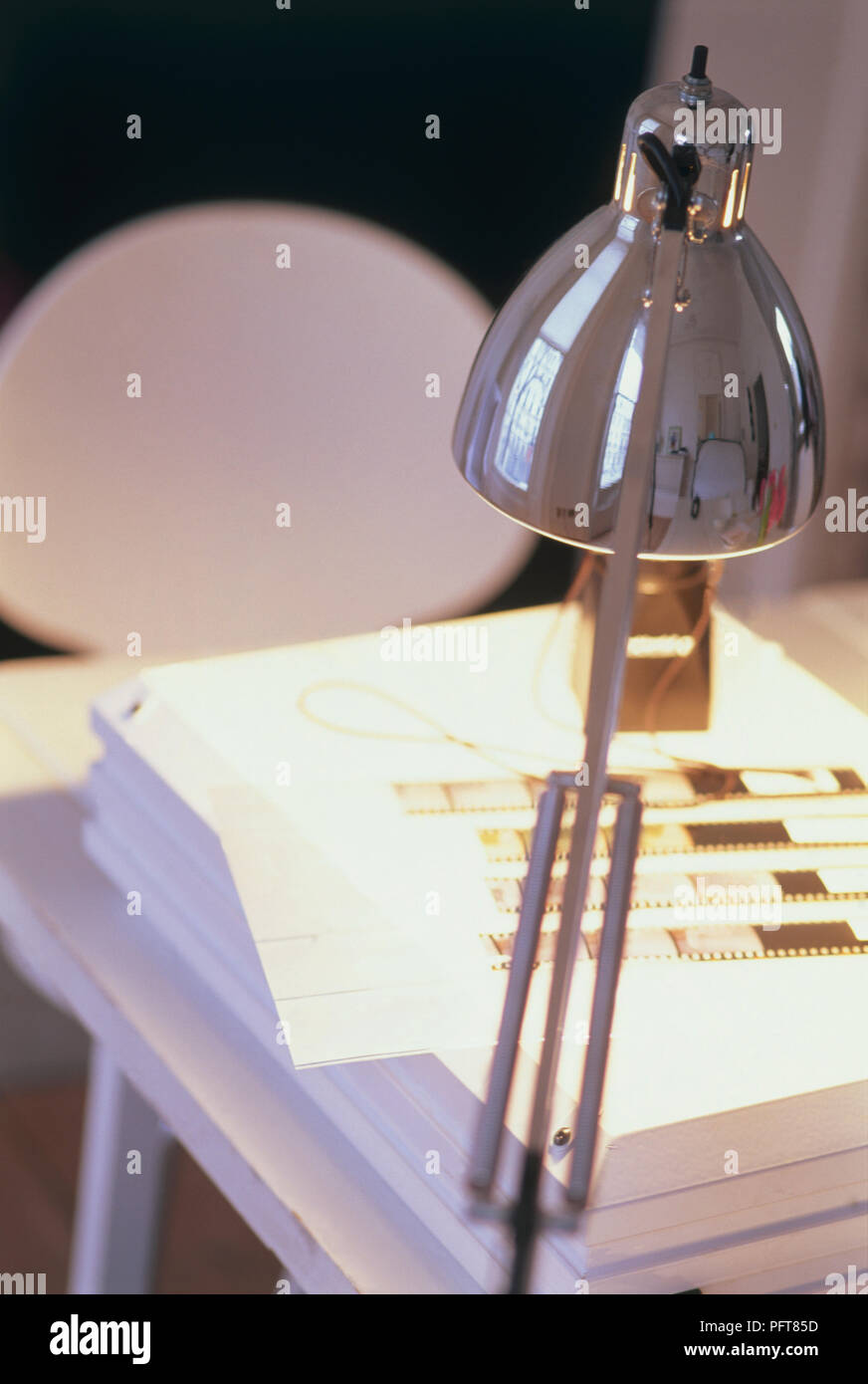 Angle poise lamp hi-res stock photography and images - Alamy