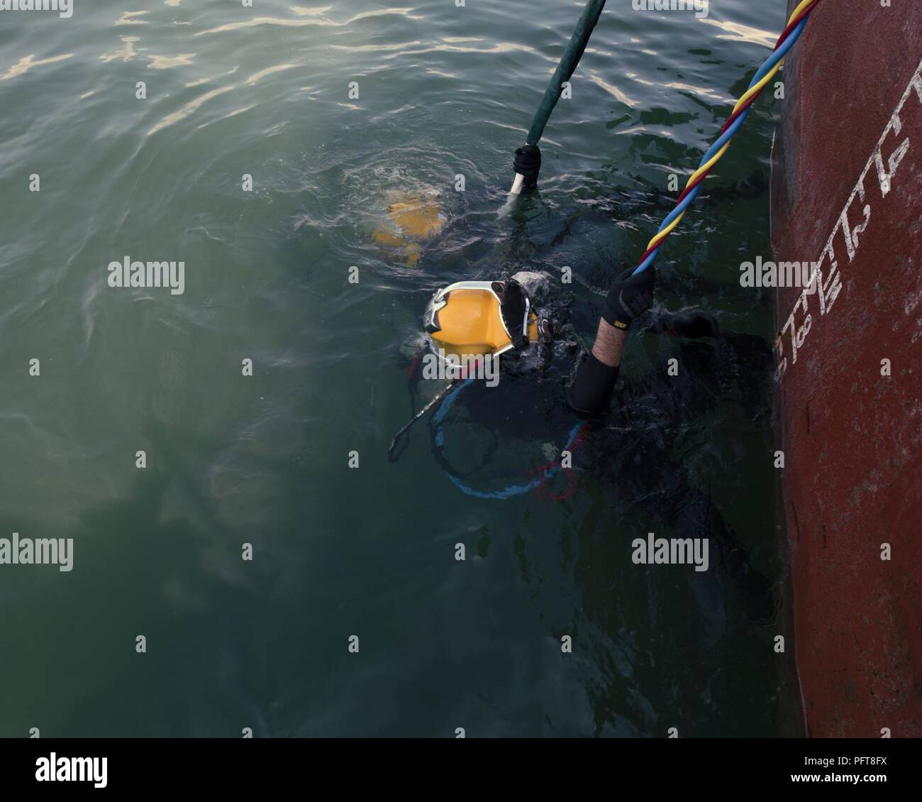 U.S Army divers, assigned to 7th Engineer Dive Detachment, 84th ...