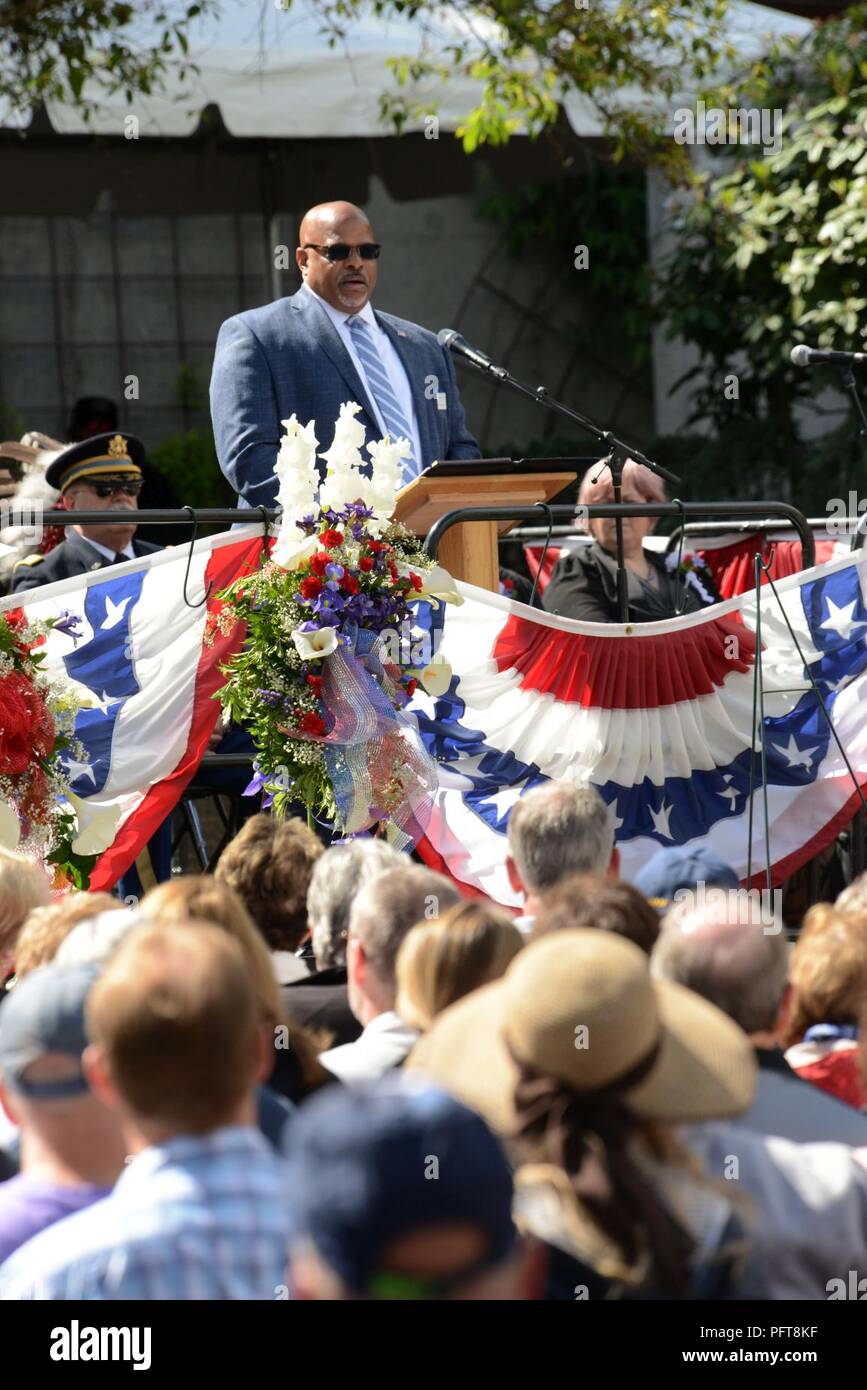 Mr. George Allen, director of Willamette National Cemetery, delivers ...