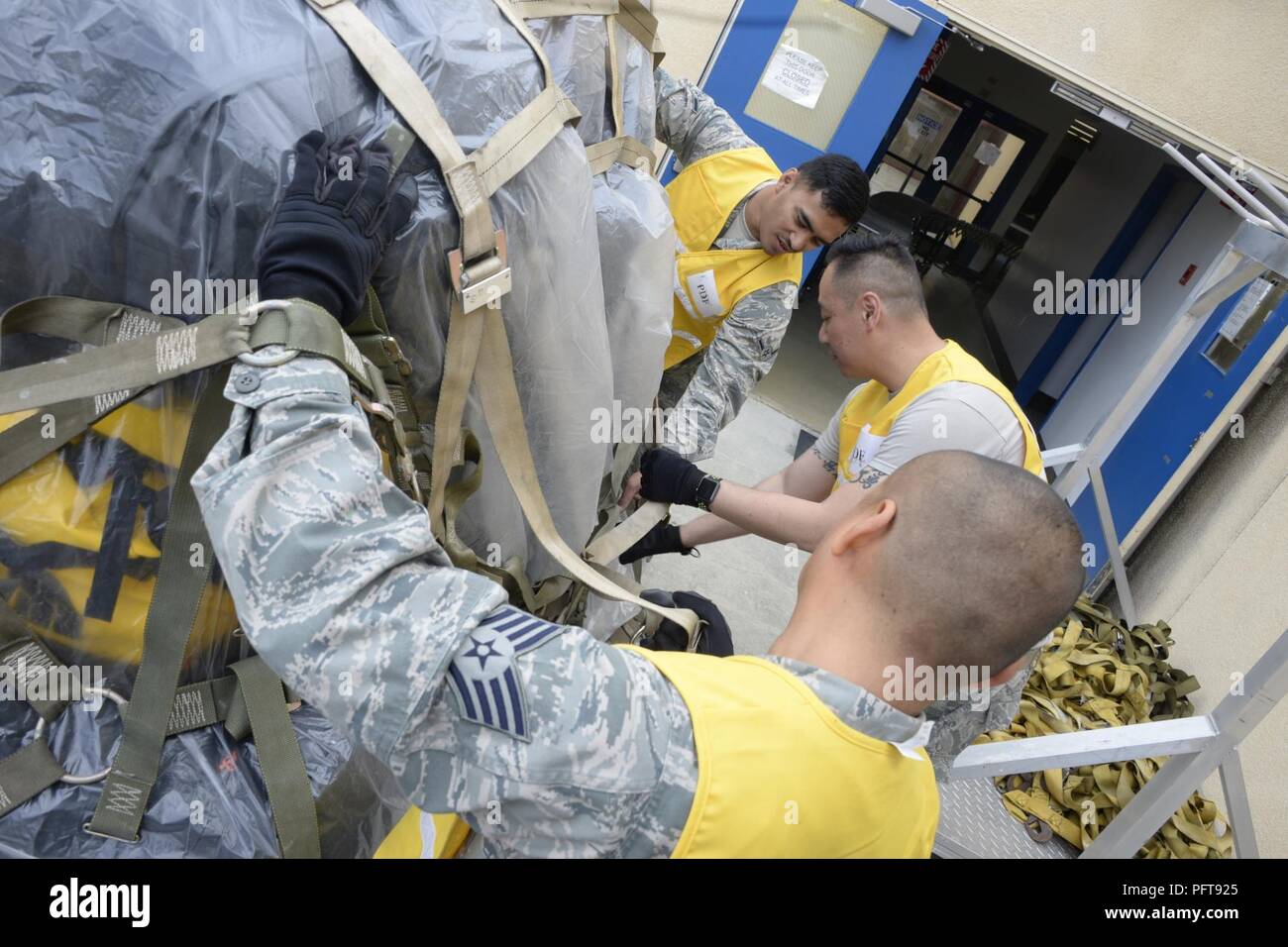 California Air National Guardsmen aerial porters from the 129th ...