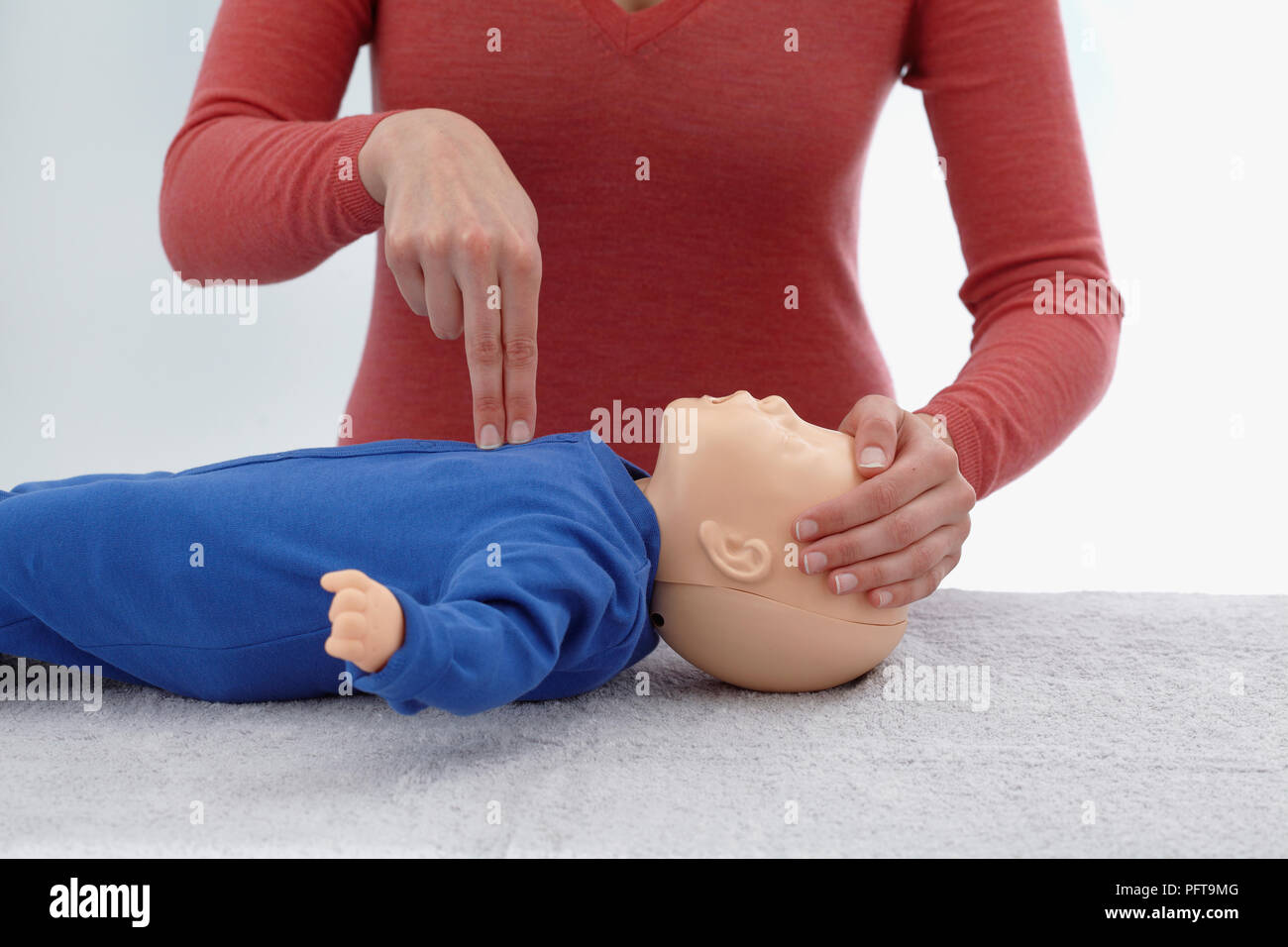 Breastbone hi-res stock photography and images - Alamy