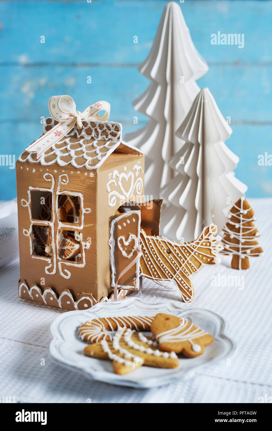 Decorative biscuit hi-res stock photography and images - Alamy