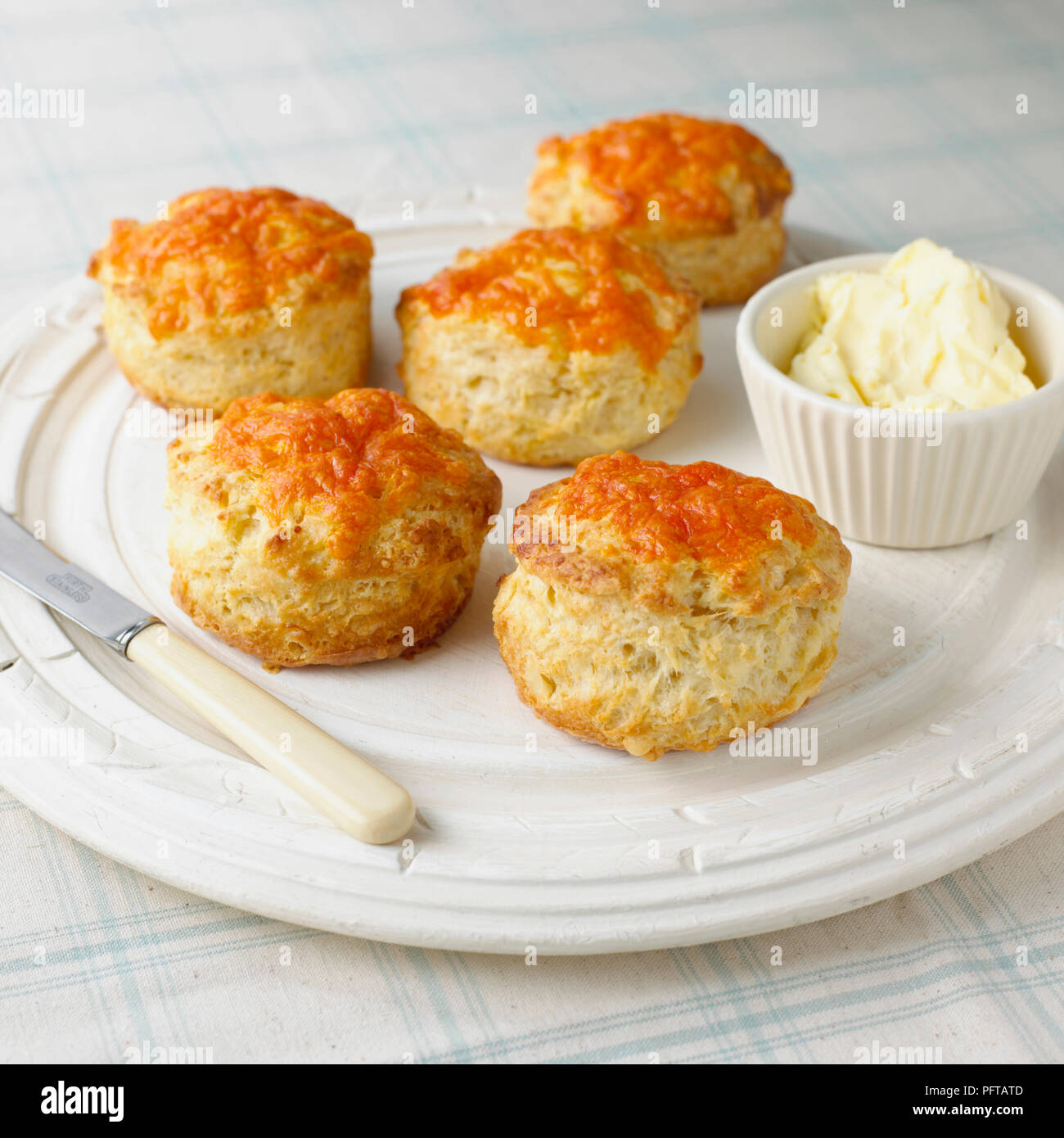 Square scone hi-res stock photography and images - Alamy