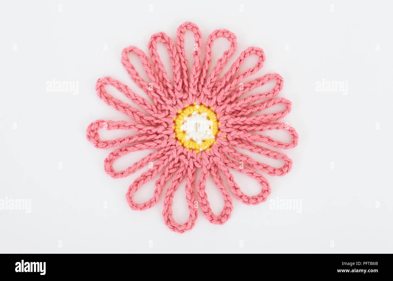 Flower crochet hi-res stock photography and images - Alamy