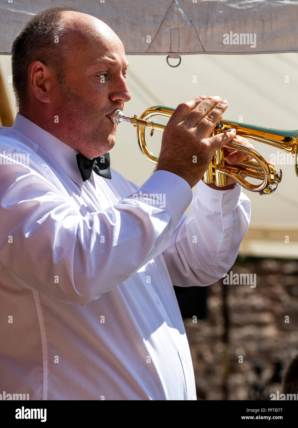 England afternoon tea kids hi-res stock photography and images - Alamy