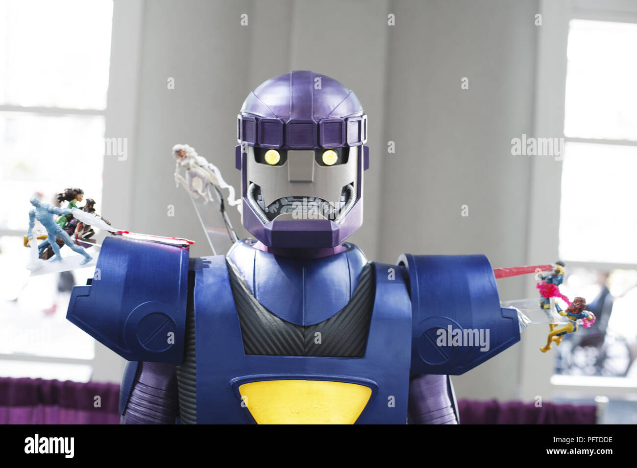 2018 San Diego Comic Con - Cosplay - Cosplayers Featuring: X-Men ...