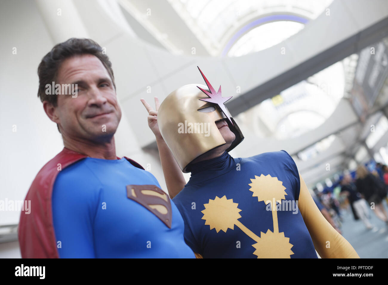 2018 San Diego Comic Con - Cosplay - Cosplayers Featuring: Superman and ...