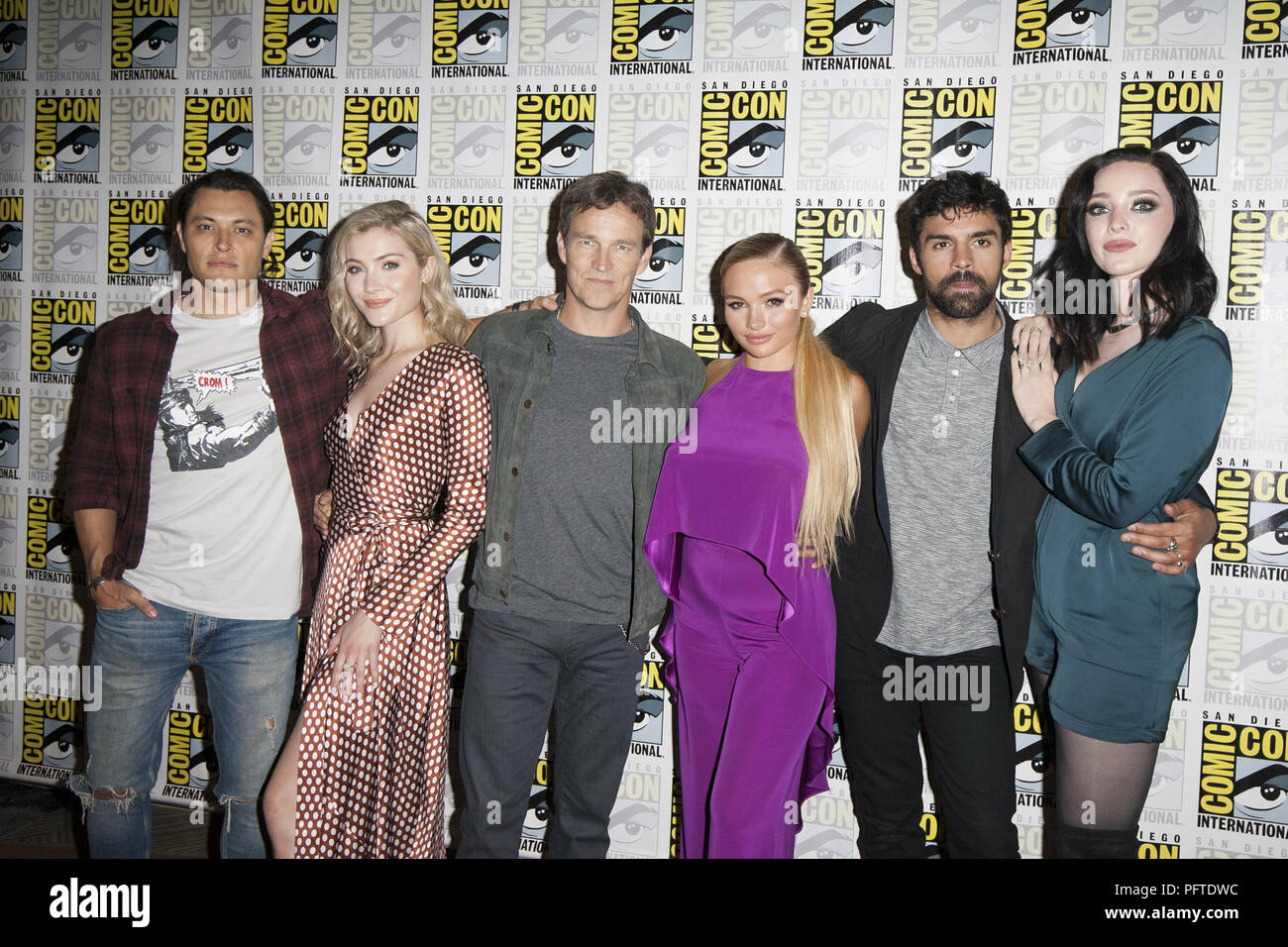 Emma dumont the gifted hi-res stock photography and images - Alamy