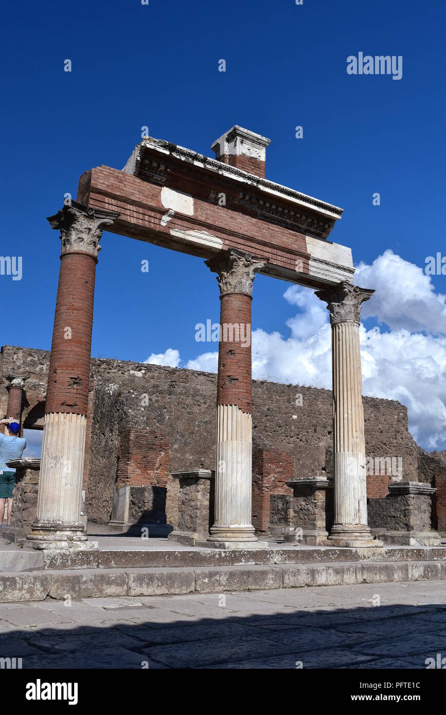 Pompeii forum graffiti hi-res stock photography and images - Alamy