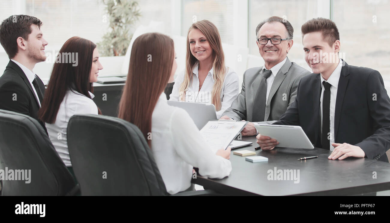 business team holds a workshop in the office Stock Photo - Alamy