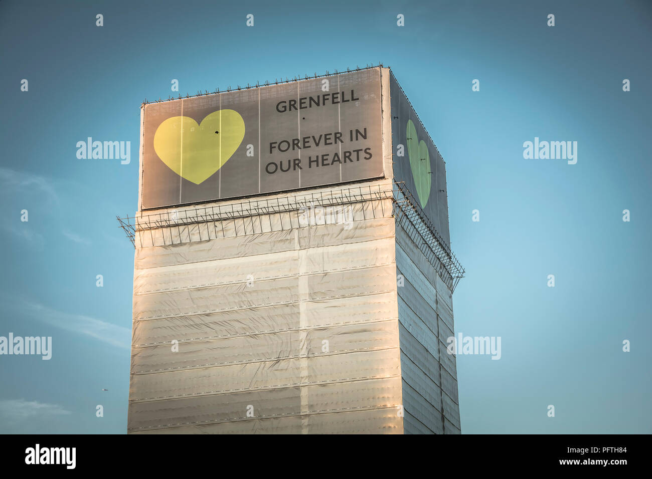 Tower block cladding hi-res stock photography and images - Alamy
