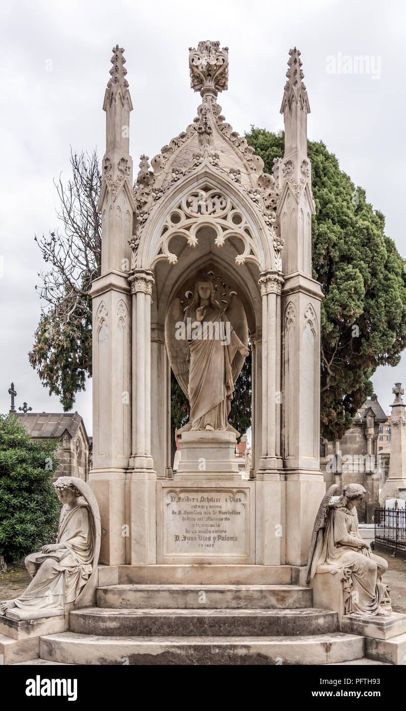 Gothic sculptures hi-res stock photography and images - Alamy