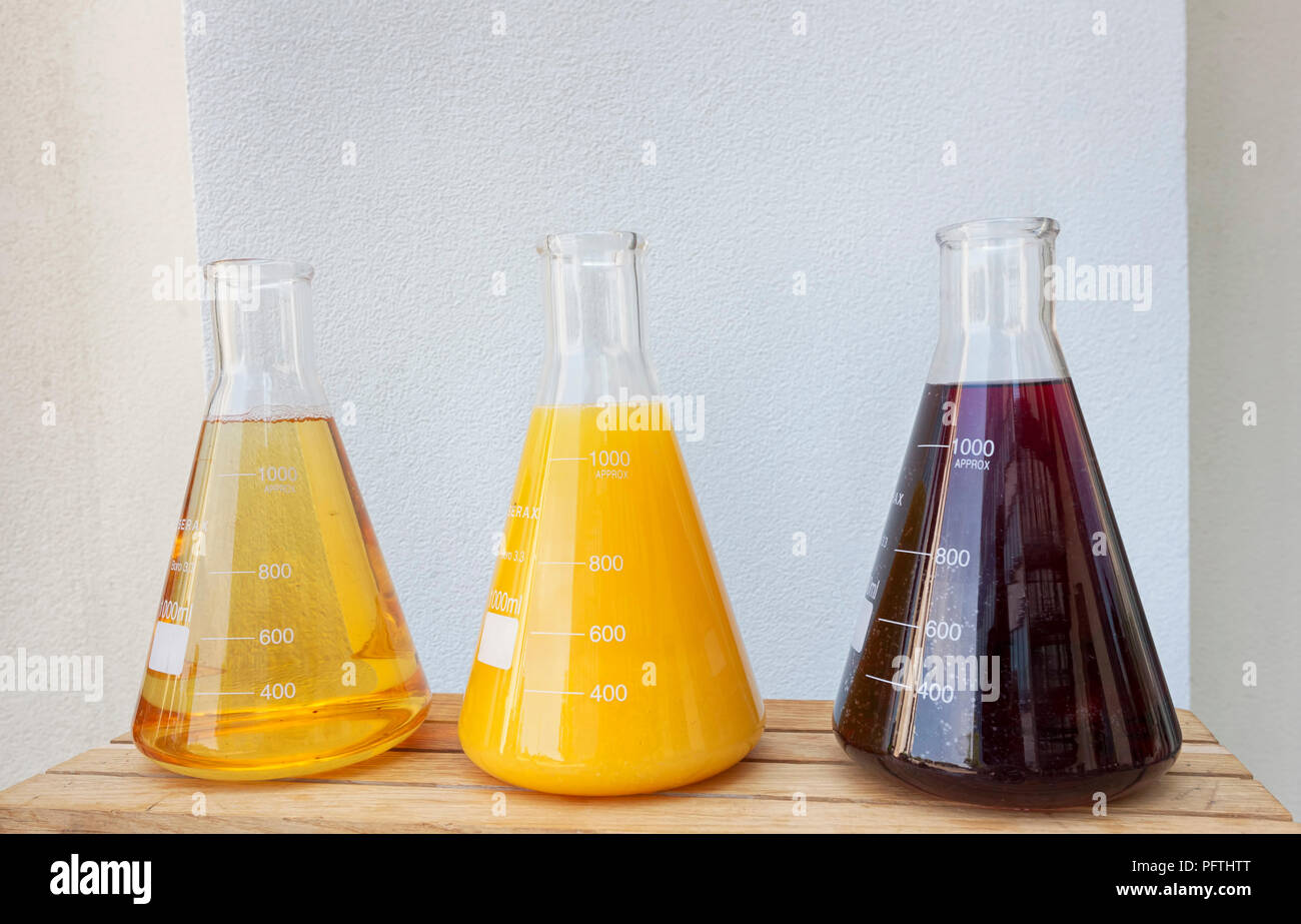 Boiling flask hi-res stock photography and images - Alamy