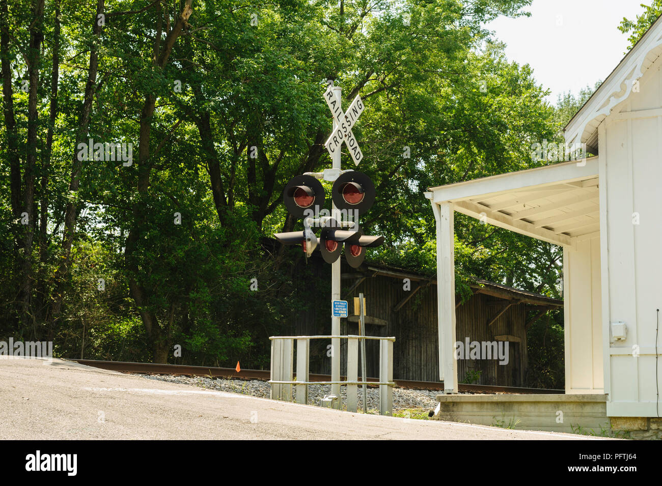 Railroad track signals Stock Photo - Alamy