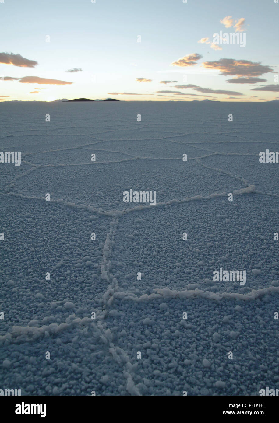 Gorgeous patterns on the surface of the salt flats of Salar de Uyuni ...