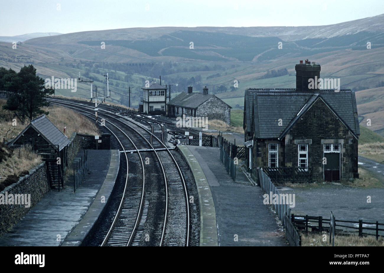 Dent Head station on the British Rail Settle to Carlisle Pennine ...