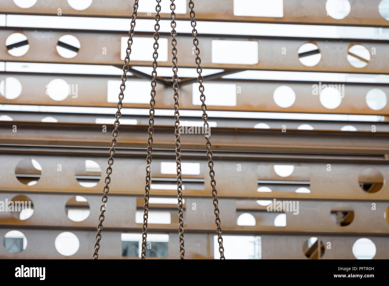 Lightweight long-span cellular beams Crown Place, a new office ...