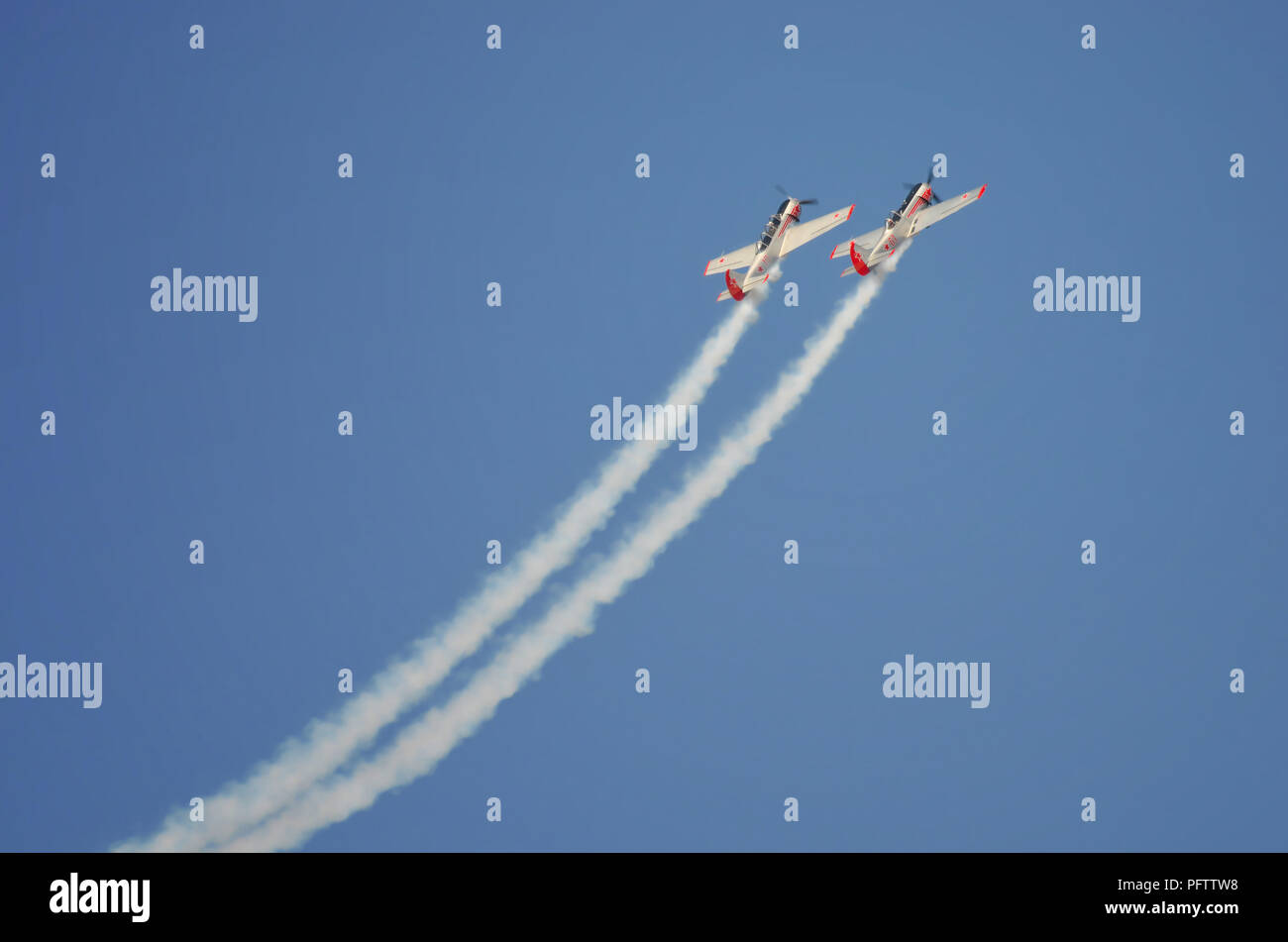 Fighter aerobatics hi-res stock photography and images - Alamy