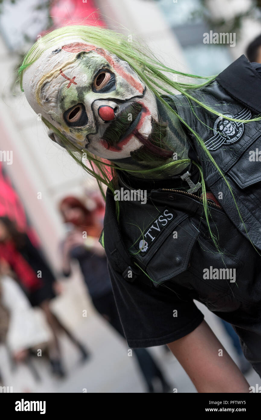 London zombie walk hi-res stock photography and images - Alamy