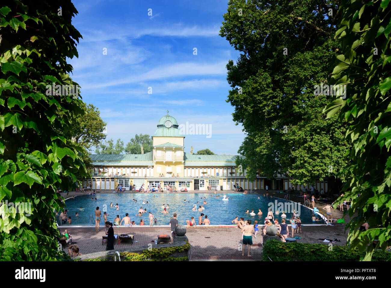 Thermal bath hi-res stock photography and images - Alamy