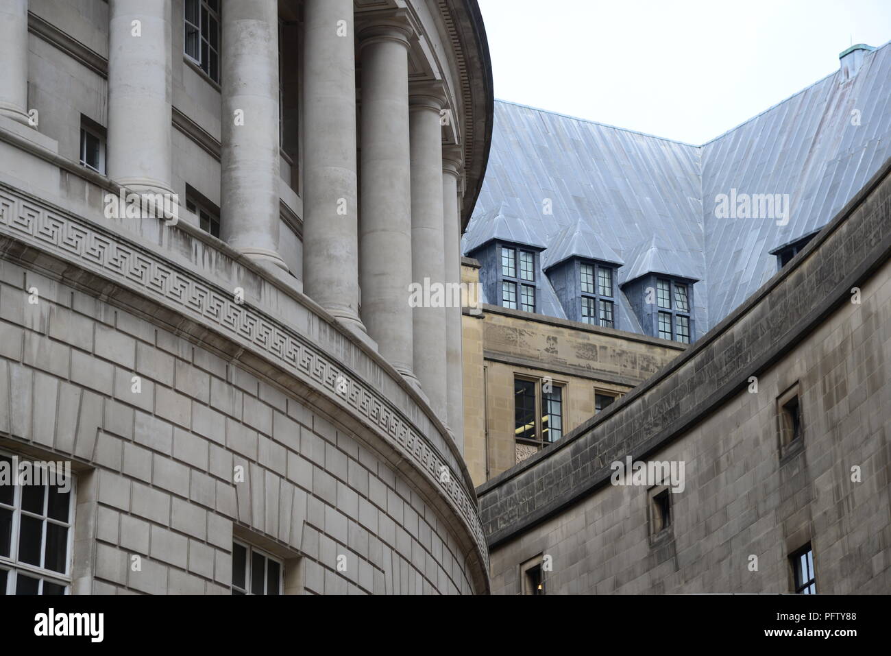 Manchester city centre libraries hi-res stock photography and images ...