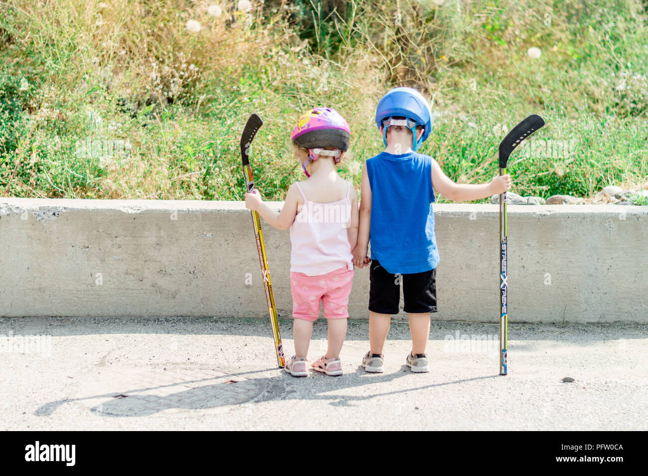 Sports siblings hi-res stock photography and images - Alamy