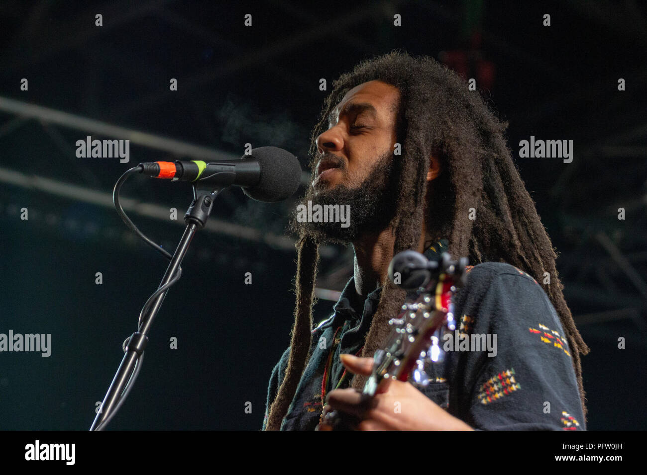 Carlton barrett drums hi-res stock photography and images - Alamy